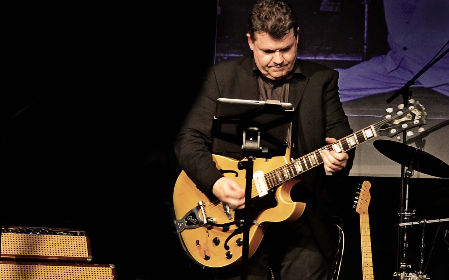 Max H. Hütten - Gitarre / Gesang